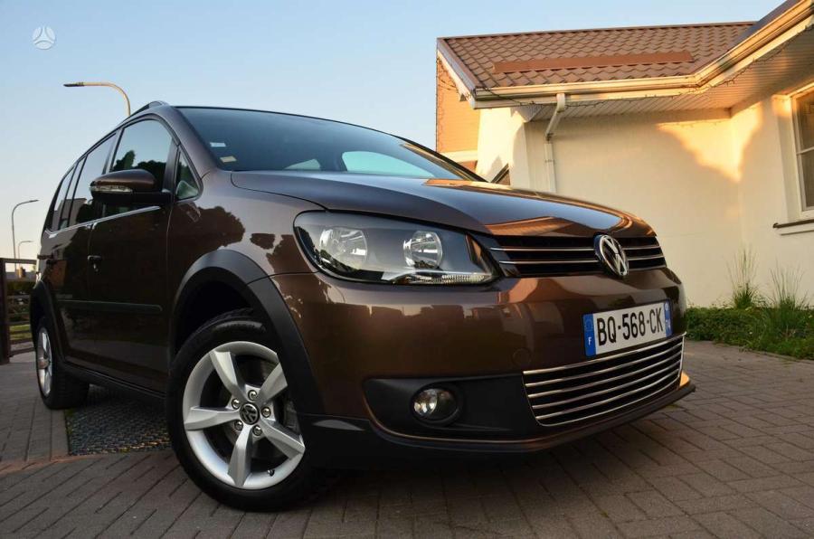 Brūns Volkswagen Touran 2012 Kauņa, ar dzinēja tilpumu 2.00 L un nobraukumu 185 tūkst. km par 6950 €, foto 46 vietnē AUTOMOTO.COM.LV