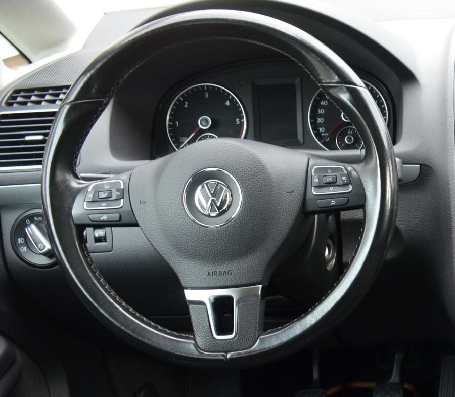 Brūns Volkswagen Touran 2012 Kauņa, ar dzinēja tilpumu 2.00 L un nobraukumu 185 tūkst. km par 6950 €, foto 3 vietnē AUTOMOTO.COM.LV