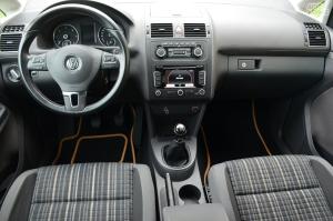 Brūns Volkswagen Touran 2012 Kauņa, ar dzinēja tilpumu 2.00 L un nobraukumu 185 tūkst. km par 6950 €, foto 18 vietnē AUTOMOTO.COM.LV