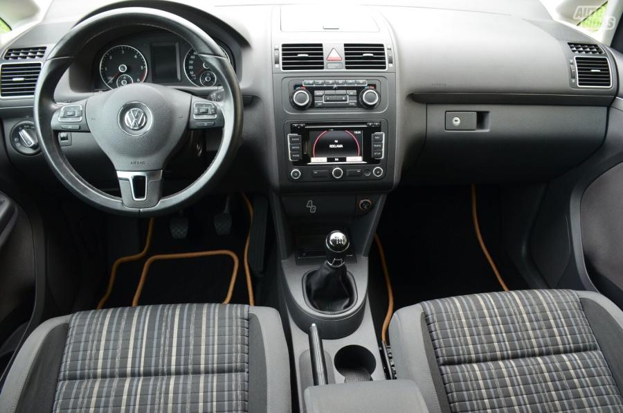 Brūns Volkswagen Touran 2012 Kauņa, ar dzinēja tilpumu 2.00 L un nobraukumu 185 tūkst. km par 6950 €, foto 18 vietnē AUTOMOTO.COM.LV