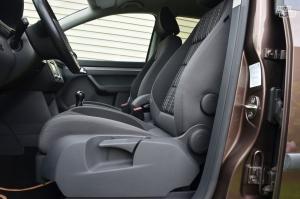 Brūns Volkswagen Touran 2012 Kauņa, ar dzinēja tilpumu 2.00 L un nobraukumu 185 tūkst. km par 6950 €, foto 22 vietnē AUTOMOTO.COM.LV