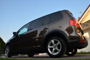 Brūns Volkswagen Touran 2012 Kauņa, ar dzinēja tilpumu 2.00 L un nobraukumu 185 tūkst. km par 6950 €, foto 35 vietnē AUTOMOTO.COM.LV