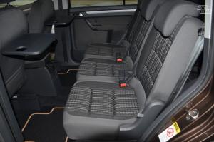 Brūns Volkswagen Touran 2012 Kauņa, ar dzinēja tilpumu 2.00 L un nobraukumu 185 tūkst. km par 6950 €, foto 36 vietnē AUTOMOTO.COM.LV