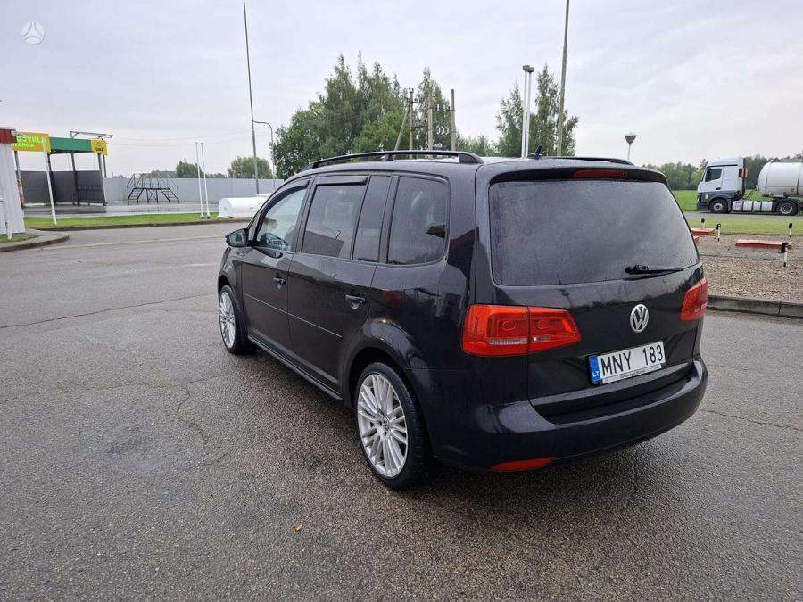 Brūns Volkswagen Touran 2012 Joniškis, ar dzinēja tilpumu 1.60 L un nobraukumu 280 tūkst. km par 4799 €, foto 7 vietnē AUTOMOTO.COM.LV
