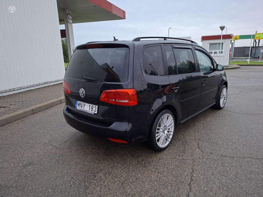 Brūns Volkswagen Touran 2012 Joniškis, ar dzinēja tilpumu 1.60 L un nobraukumu 280 tūkst. km par 4799 €, foto 9 vietnē AUTOMOTO.COM.LV