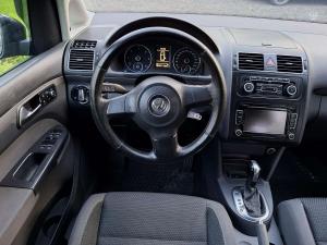 Brūns Volkswagen Touran 2012 Joniškis, ar dzinēja tilpumu 1.60 L un nobraukumu 280 tūkst. km par 4799 €, foto 14 vietnē AUTOMOTO.COM.LV