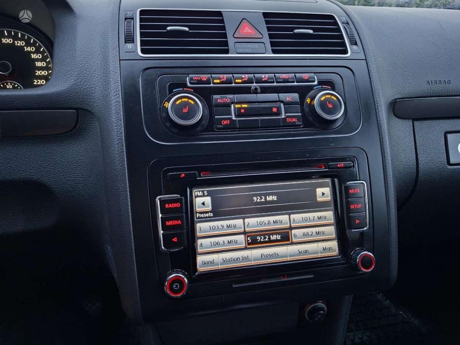 Brūns Volkswagen Touran 2012 Joniškis, ar dzinēja tilpumu 1.60 L un nobraukumu 280 tūkst. km par 4799 €, foto 16 vietnē AUTOMOTO.COM.LV