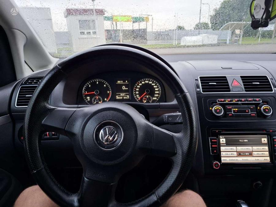 Brūns Volkswagen Touran 2012 Joniškis, ar dzinēja tilpumu 1.60 L un nobraukumu 280 tūkst. km par 4799 €, foto 17 vietnē AUTOMOTO.COM.LV
