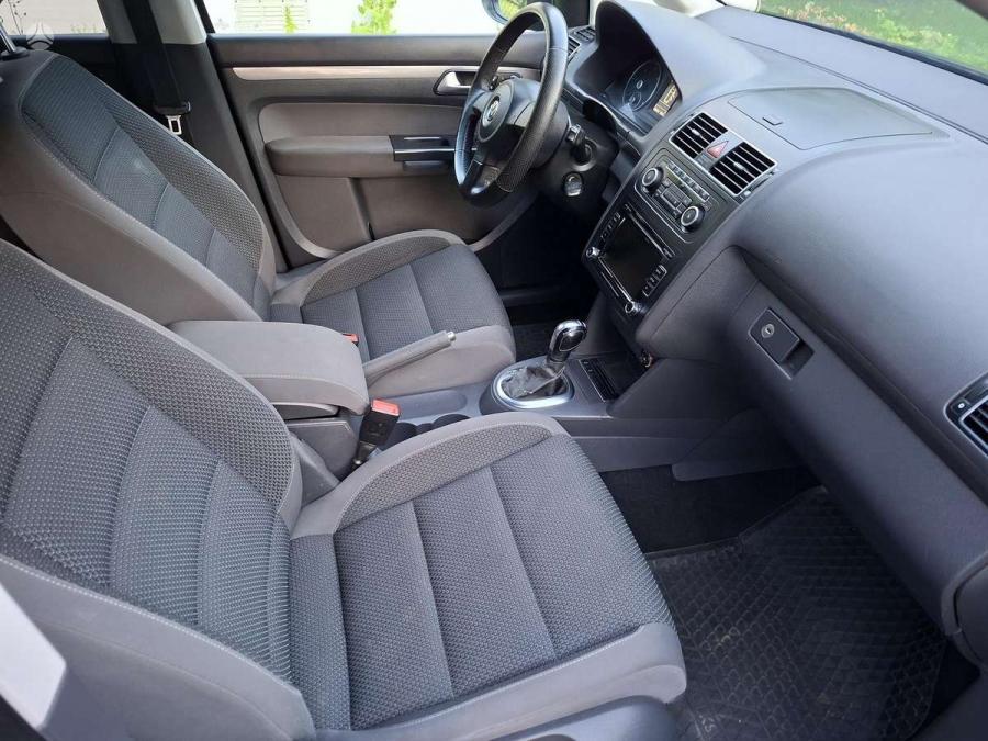 Brūns Volkswagen Touran 2012 Joniškis, ar dzinēja tilpumu 1.60 L un nobraukumu 280 tūkst. km par 4799 €, foto 20 vietnē AUTOMOTO.COM.LV
