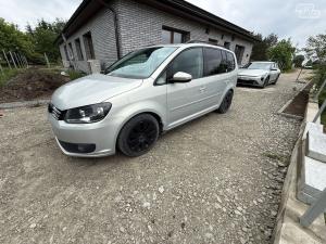 Brown Volkswagen Touran 2013 in Kaunas, with an engine capacity of 1.60 L and mileage of 391 thousand km for 4500 €, photo  on AUTOMOTO.COM.LV