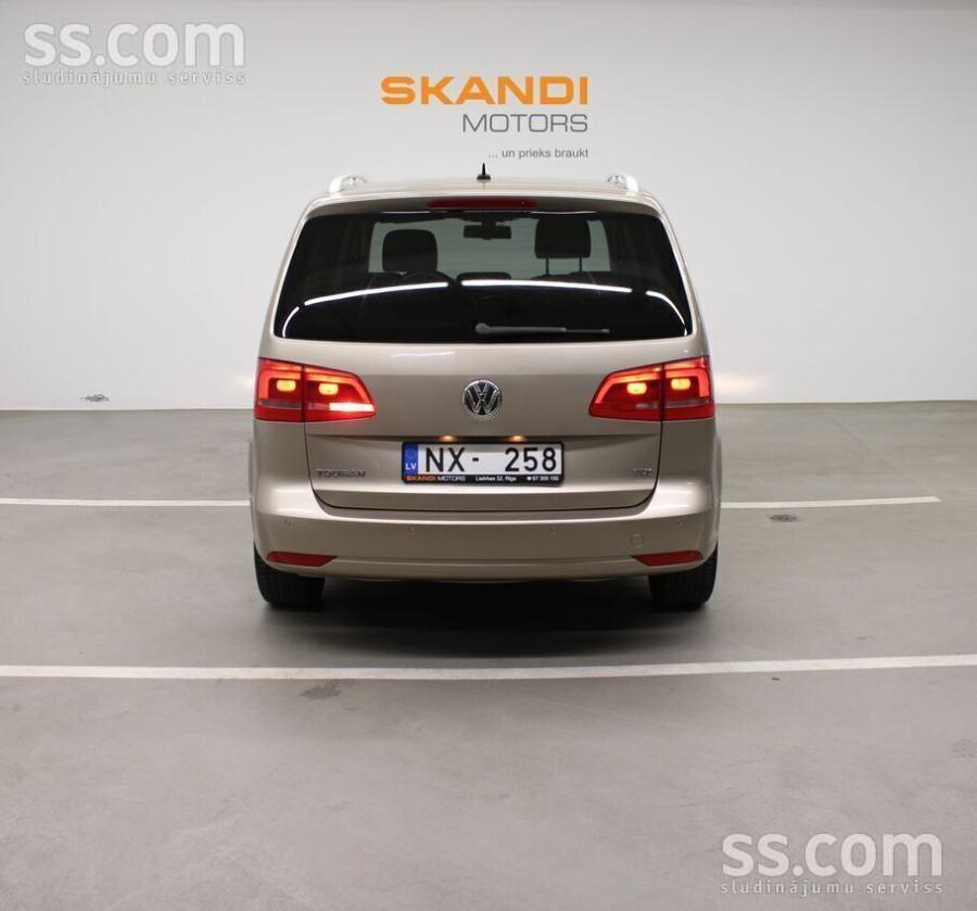 Brūns Volkswagen Touran 2013 Rīga, ar dzinēja tilpumu 1.60 L un nobraukumu 274 tūkst. km par 7290 €, foto 6 vietnē AUTOMOTO.COM.LV