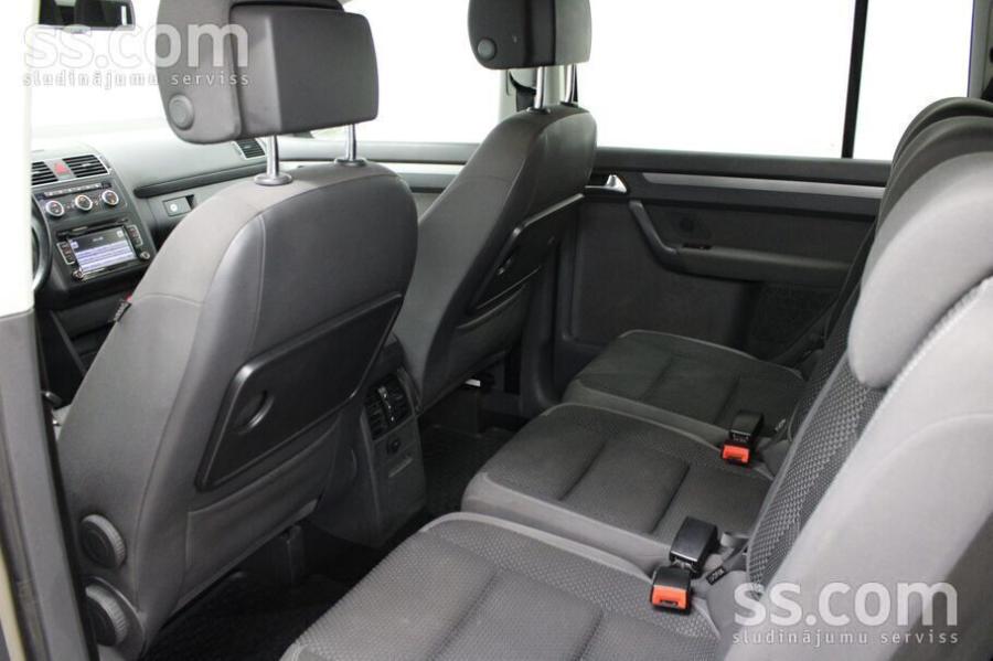 Brūns Volkswagen Touran 2013 Rīga, ar dzinēja tilpumu 1.60 L un nobraukumu 274 tūkst. km par 7290 €, foto 10 vietnē AUTOMOTO.COM.LV
