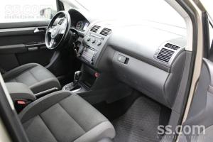 Brūns Volkswagen Touran 2013 Rīga, ar dzinēja tilpumu 1.60 L un nobraukumu 274 tūkst. km par 7290 €, foto 12 vietnē AUTOMOTO.COM.LV