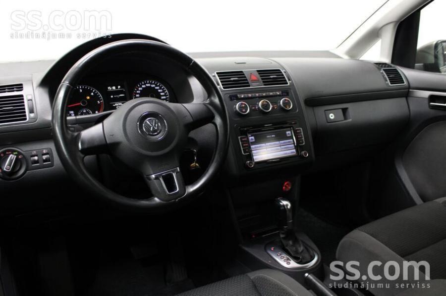 Brūns Volkswagen Touran 2013 Rīga, ar dzinēja tilpumu 1.60 L un nobraukumu 274 tūkst. km par 7290 €, foto 13 vietnē AUTOMOTO.COM.LV