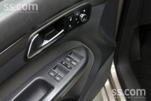 Brūns Volkswagen Touran 2013 Rīga, ar dzinēja tilpumu 1.60 L un nobraukumu 274 tūkst. km par 7290 €, foto 14 vietnē AUTOMOTO.COM.LV