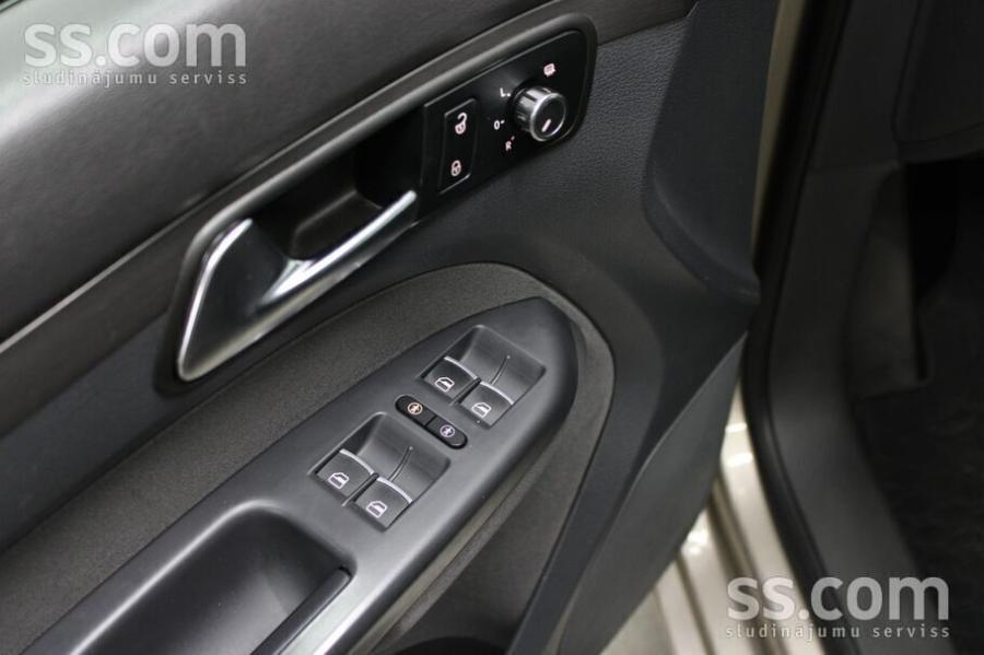 Brūns Volkswagen Touran 2013 Rīga, ar dzinēja tilpumu 1.60 L un nobraukumu 274 tūkst. km par 7290 €, foto 14 vietnē AUTOMOTO.COM.LV