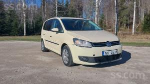 Brūns Volkswagen Touran 2013 Alūksne, ar dzinēja tilpumu 2.00 L un nobraukumu 0 tūkst. km par 2990 €, foto 3 vietnē AUTOMOTO.COM.LV