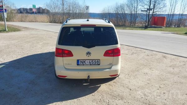 Brūns Volkswagen Touran 2013 Alūksne, ar dzinēja tilpumu 2.00 L un nobraukumu 0 tūkst. km par 2990 €, foto 8 vietnē AUTOMOTO.COM.LV