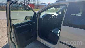 Brūns Volkswagen Touran 2013 Alūksne, ar dzinēja tilpumu 2.00 L un nobraukumu 0 tūkst. km par 2990 €, foto 12 vietnē AUTOMOTO.COM.LV