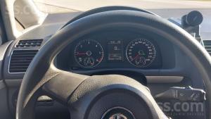 Brūns Volkswagen Touran 2013 Alūksne, ar dzinēja tilpumu 2.00 L un nobraukumu 0 tūkst. km par 2990 €, foto 16 vietnē AUTOMOTO.COM.LV