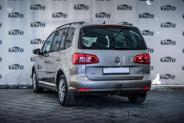 Brūns Volkswagen Touran 2013 Kauņa, ar dzinēja tilpumu 1.60 L un nobraukumu 233 tūkst. km par 7390 €, foto 4 vietnē AUTOMOTO.COM.LV