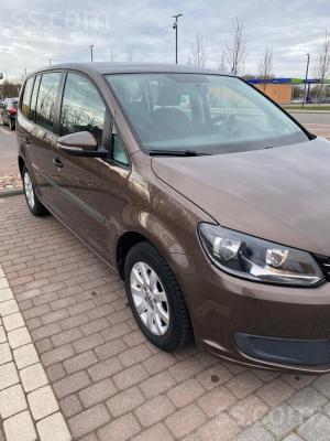Brūns Volkswagen Touran 2013 Ventspils, ar dzinēja tilpumu 1.60 L un nobraukumu 166 tūkst. km par 6000 €, foto 4 vietnē AUTOMOTO.COM.LV