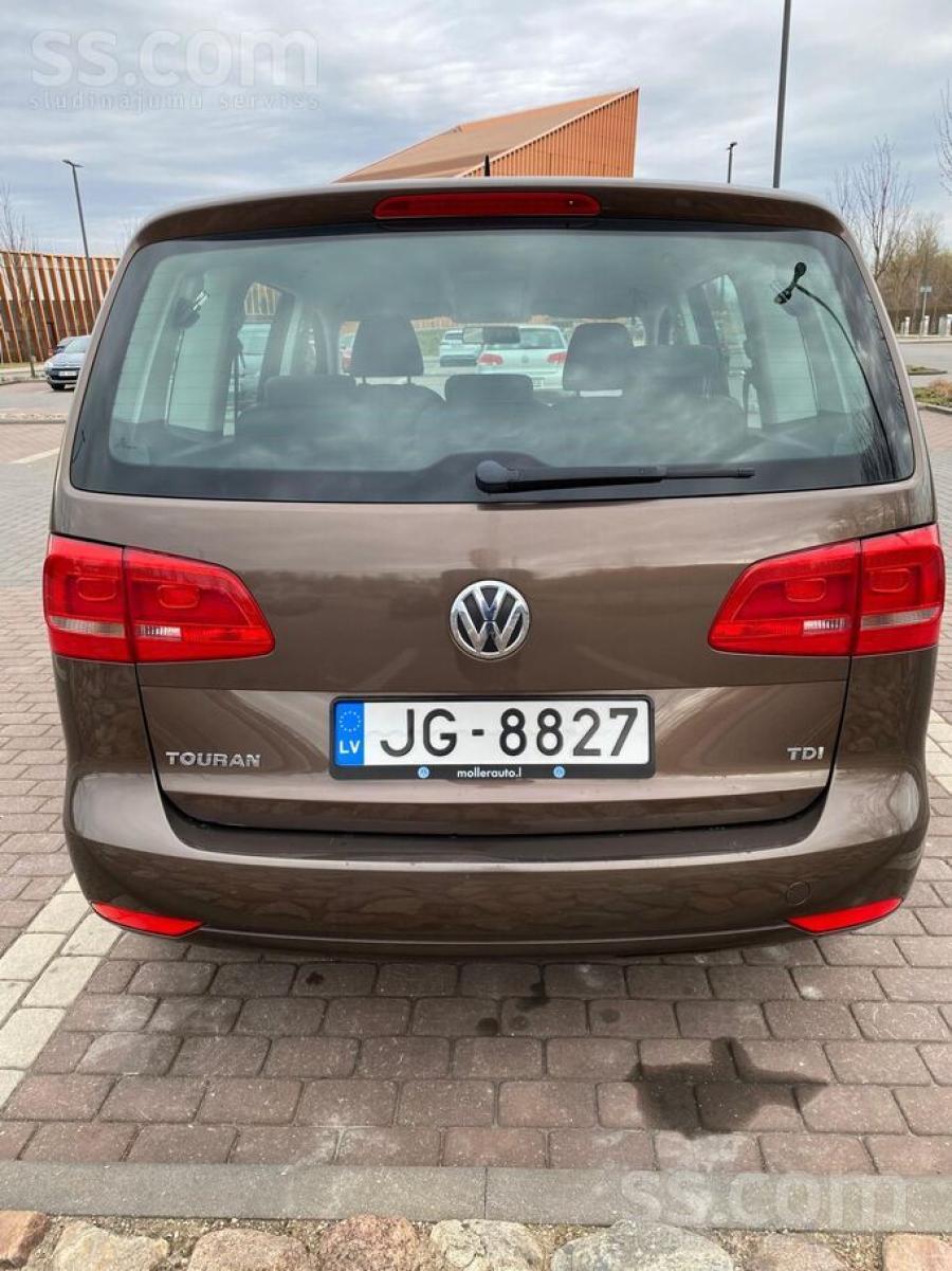 Brūns Volkswagen Touran 2013 Ventspils, ar dzinēja tilpumu 1.60 L un nobraukumu 166 tūkst. km par 6000 €, foto 5 vietnē AUTOMOTO.COM.LV
