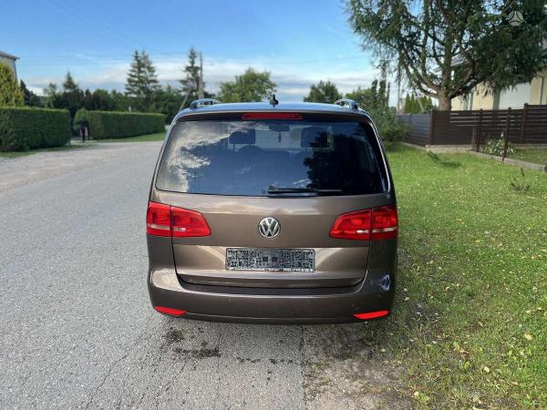 Brūns Volkswagen Touran 2013 Utena, ar dzinēja tilpumu 1.60 L un nobraukumu 254 tūkst. km par 5750 €, foto 5 vietnē AUTOMOTO.COM.LV