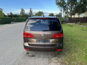 Brown Volkswagen Touran 2013 in Utena, with an engine capacity of 1.60 L and mileage of 254 thousand km for 5750 €, photo 6 on AUTOMOTO.COM.LV