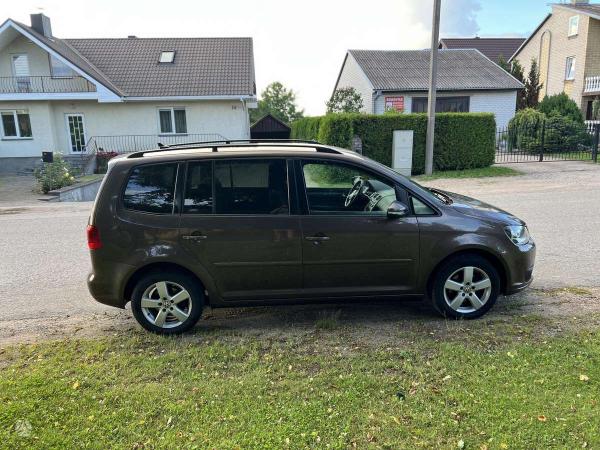 Brūns Volkswagen Touran 2013 Utena, ar dzinēja tilpumu 1.60 L un nobraukumu 254 tūkst. km par 5750 €, foto 6 vietnē AUTOMOTO.COM.LV