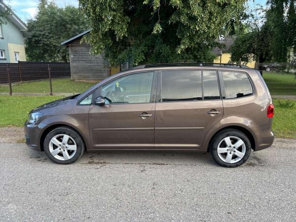 Brūns Volkswagen Touran 2013 Utena, ar dzinēja tilpumu 1.60 L un nobraukumu 254 tūkst. km par 5750 €, foto 7 vietnē AUTOMOTO.COM.LV