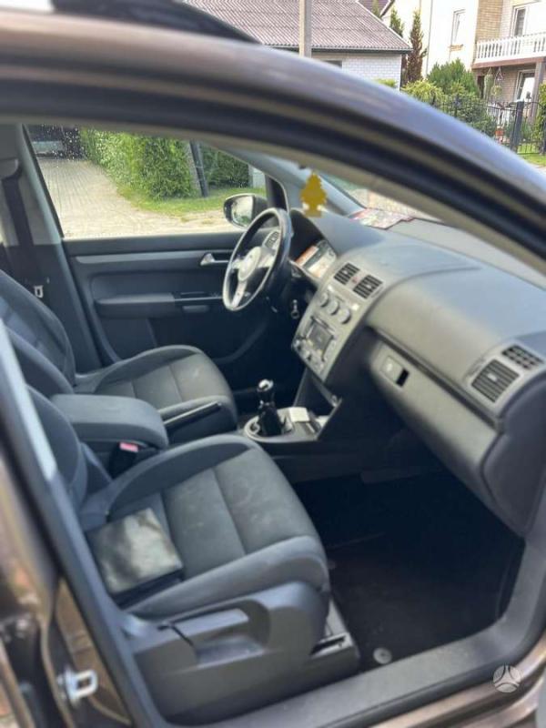 Brūns Volkswagen Touran 2013 Utena, ar dzinēja tilpumu 1.60 L un nobraukumu 254 tūkst. km par 5750 €, foto 9 vietnē AUTOMOTO.COM.LV