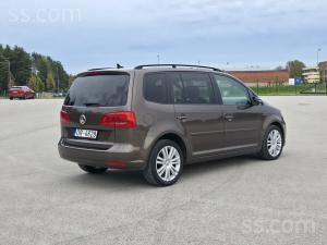 Brūns Volkswagen Touran 2013 Valmiera, ar dzinēja tilpumu 1.60 L un nobraukumu 295 tūkst. km par 5650 €, foto 5 vietnē AUTOMOTO.COM.LV