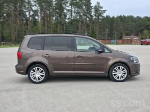 Brūns Volkswagen Touran 2013 Valmiera, ar dzinēja tilpumu 1.60 L un nobraukumu 295 tūkst. km par 5650 €, foto 6 vietnē AUTOMOTO.COM.LV