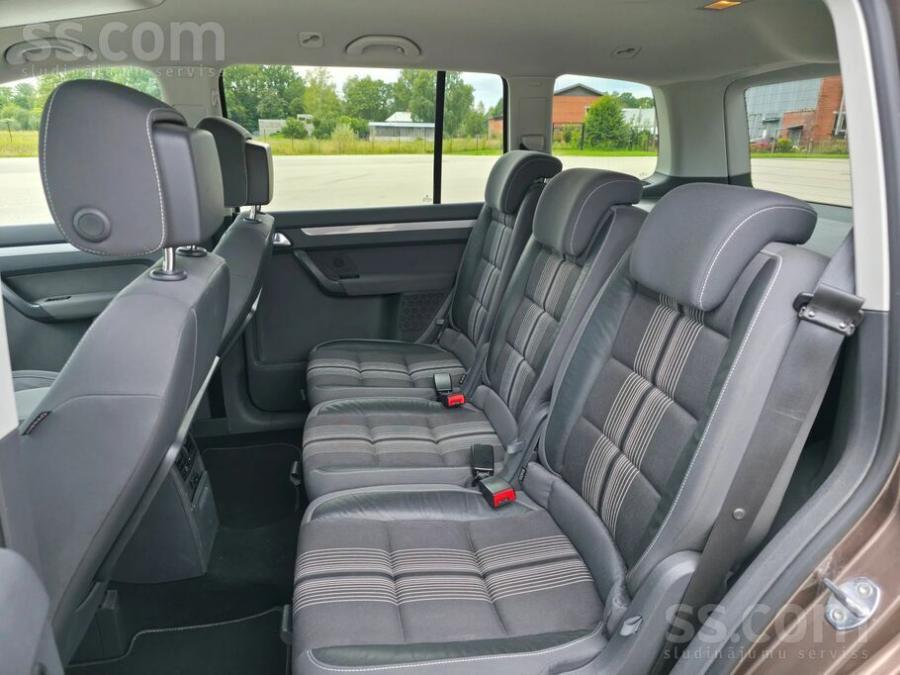 Brūns Volkswagen Touran 2013 Valmiera, ar dzinēja tilpumu 1.60 L un nobraukumu 295 tūkst. km par 5650 €, foto 10 vietnē AUTOMOTO.COM.LV