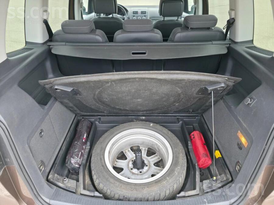 Brūns Volkswagen Touran 2013 Valmiera, ar dzinēja tilpumu 1.60 L un nobraukumu 295 tūkst. km par 5650 €, foto 15 vietnē AUTOMOTO.COM.LV