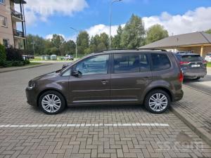 Brūns Volkswagen Touran 2013 Valmiera, ar dzinēja tilpumu 1.60 L un nobraukumu 295 tūkst. km par 4935 €, foto 3 vietnē AUTOMOTO.COM.LV