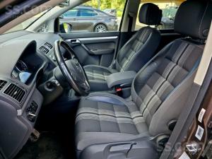 Brūns Volkswagen Touran 2013 Valmiera, ar dzinēja tilpumu 1.60 L un nobraukumu 295 tūkst. km par 4935 €, foto 8 vietnē AUTOMOTO.COM.LV