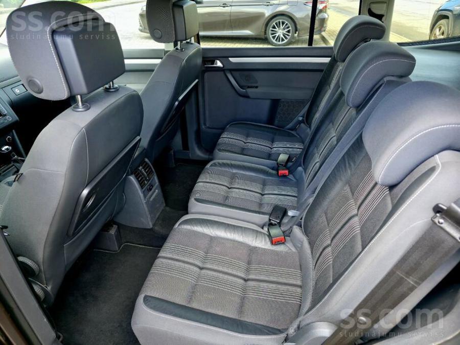 Brūns Volkswagen Touran 2013 Valmiera, ar dzinēja tilpumu 1.60 L un nobraukumu 295 tūkst. km par 4935 €, foto 9 vietnē AUTOMOTO.COM.LV