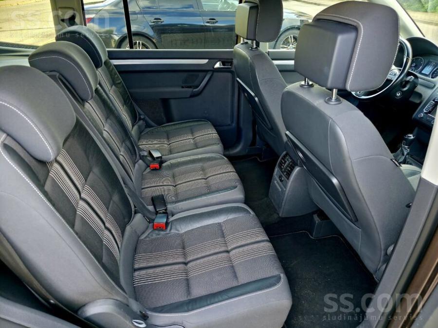 Brūns Volkswagen Touran 2013 Valmiera, ar dzinēja tilpumu 1.60 L un nobraukumu 295 tūkst. km par 4935 €, foto 10 vietnē AUTOMOTO.COM.LV