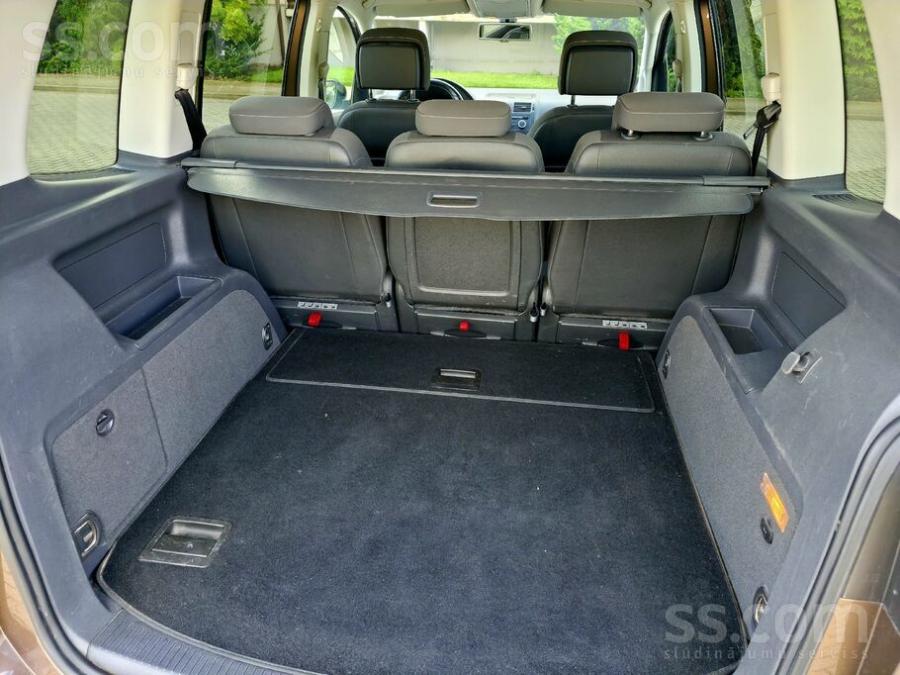 Brūns Volkswagen Touran 2013 Valmiera, ar dzinēja tilpumu 1.60 L un nobraukumu 295 tūkst. km par 4935 €, foto 13 vietnē AUTOMOTO.COM.LV