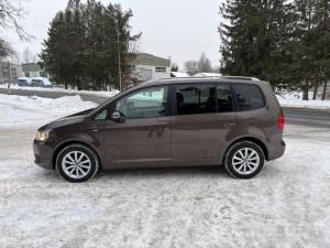 Brūns Volkswagen Touran 2014 Ogre, ar dzinēja tilpumu 1.60 L un nobraukumu 214 tūkst. km par 8450 €, foto 2 vietnē AUTOMOTO.COM.LV