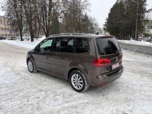 Brūns Volkswagen Touran 2014 Ogre, ar dzinēja tilpumu 1.60 L un nobraukumu 214 tūkst. km par 8450 €, foto 3 vietnē AUTOMOTO.COM.LV