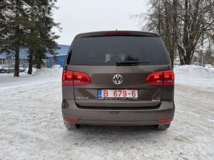 Brūns Volkswagen Touran 2014 Ogre, ar dzinēja tilpumu 1.60 L un nobraukumu 214 tūkst. km par 8450 €, foto 4 vietnē AUTOMOTO.COM.LV