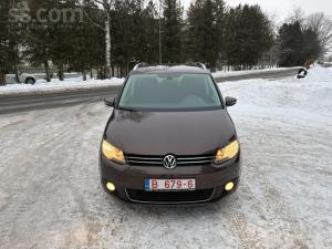 Brūns Volkswagen Touran 2014 Ogre, ar dzinēja tilpumu 1.60 L un nobraukumu 214 tūkst. km par 8450 €, foto 9 vietnē AUTOMOTO.COM.LV