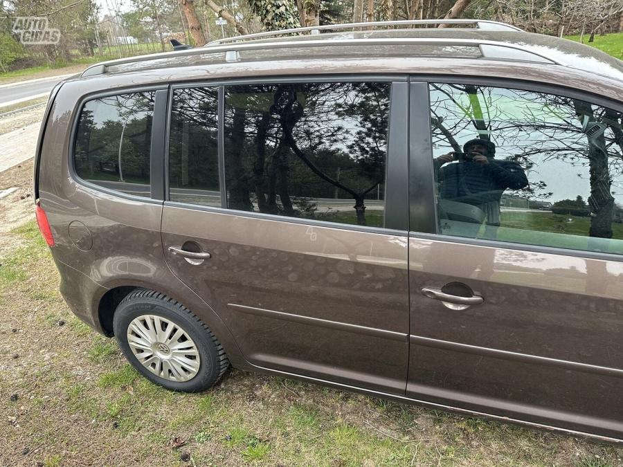 Brown Volkswagen Touran 2014 in Klaipeda, with an engine capacity of 1.20 L and mileage of 246 thousand km for 3400 €, photo 5 on AUTOMOTO.COM.LV