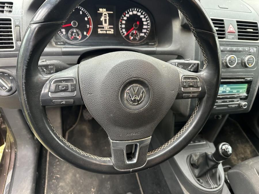 Brown Volkswagen Touran 2014 in Klaipeda, with an engine capacity of 1.20 L and mileage of 246 thousand km for 3400 €, photo 9 on AUTOMOTO.COM.LV