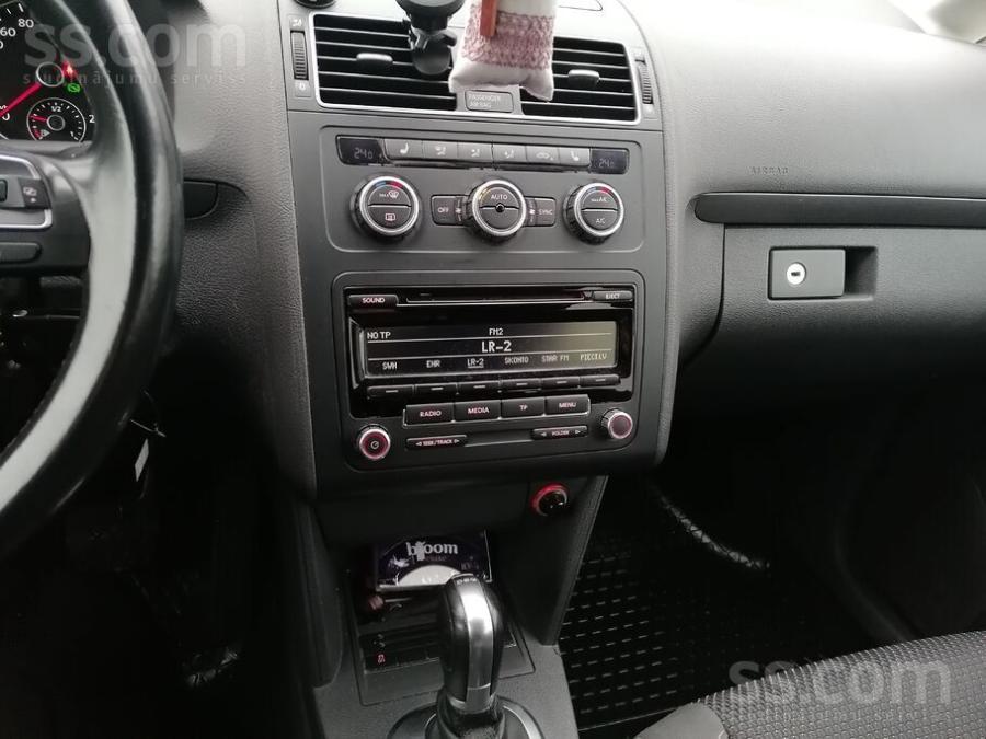 Brūns Volkswagen Touran 2014 Ogre, ar dzinēja tilpumu 1.60 L un nobraukumu 251 tūkst. km par 5000 €, foto 6 vietnē AUTOMOTO.COM.LV