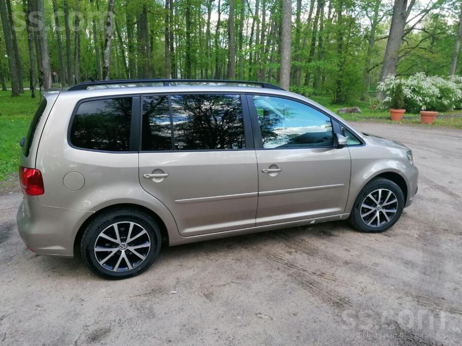 Brūns Volkswagen Touran 2014 Ogre, ar dzinēja tilpumu 1.60 L un nobraukumu 251 tūkst. km par 5000 €, foto 7 vietnē AUTOMOTO.COM.LV