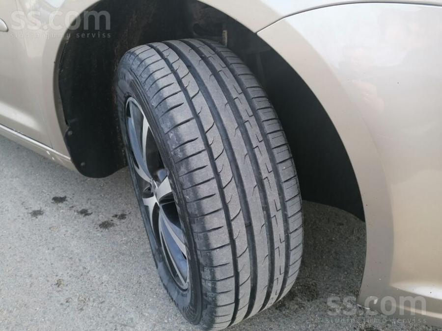Brūns Volkswagen Touran 2014 Ogre, ar dzinēja tilpumu 1.60 L un nobraukumu 251 tūkst. km par 5000 €, foto 10 vietnē AUTOMOTO.COM.LV